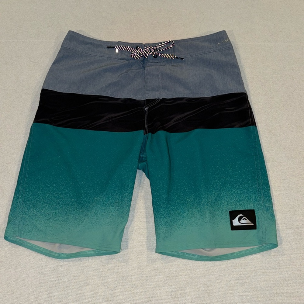 Quicksilver Men’s Blue And Teal Board Shorts Size 29 - Gem